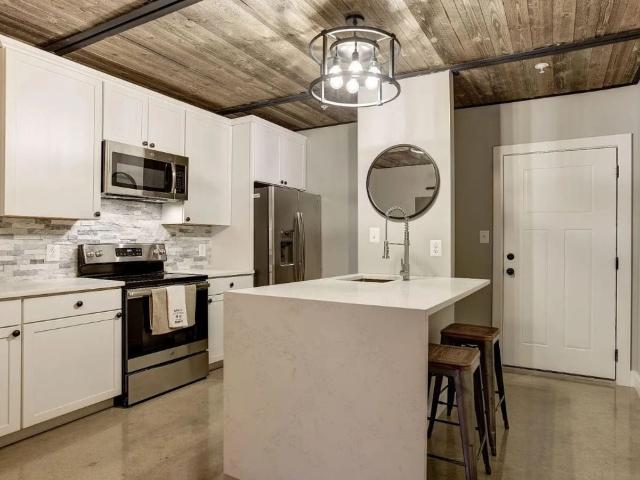 1 Bedroom Apartment for Rent at 12 West Mongomery Street #206, Baltimore, MD 21230