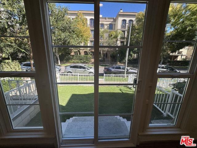 1 Bedroom Apartment for Rent at 133 S Crescent Dr, Beverly Hills, CA 90212 Beverly Hills
