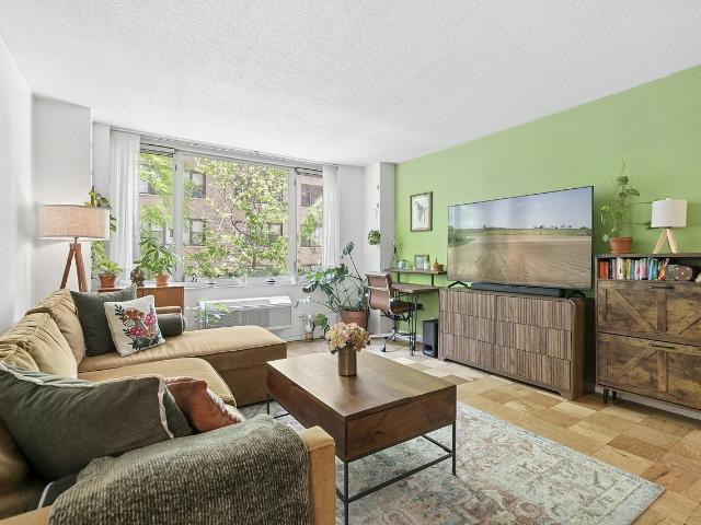 1 Bedroom Apartment for Rent at 130 W 67th St #4H, New York, NY 10023 Upper West Side