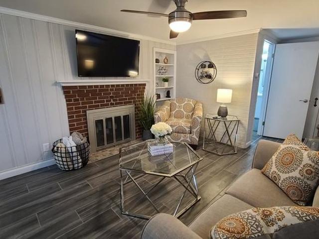 1 Bedroom Apartment for Rent at 131 Phenix Ave #B, Cranston, RI 02920