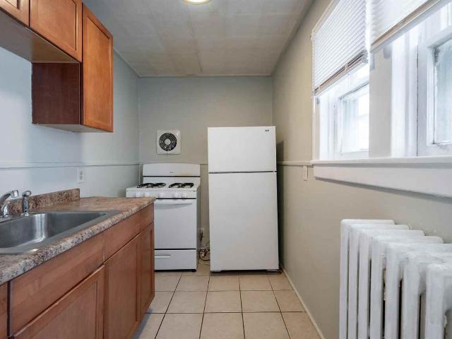 1 Bedroom Apartment for Rent at 1327 1st St #1, Rensselaer, NY 12144