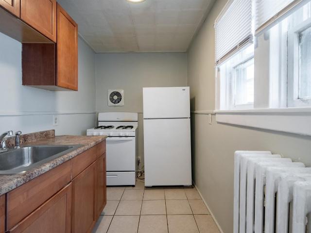 1 Bedroom Apartment for Rent at 1327 1st St #1, Rensselaer, NY 12144