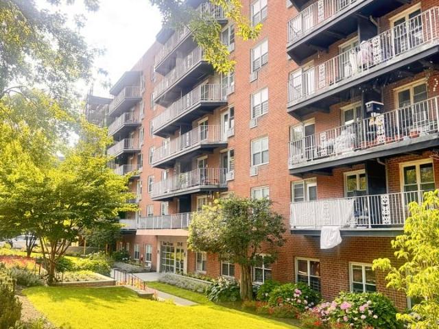 1 Bedroom Apartment for Rent at 139 81 35th Avenue #6D, New York, NY 11354 Flushing