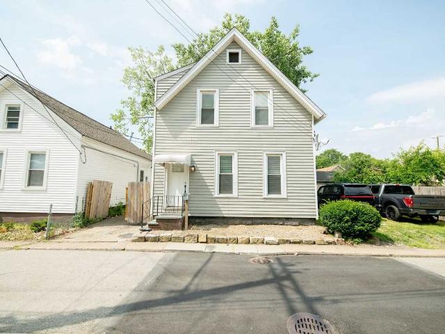 1 Bedroom Apartment for Rent at 2452 Thurman Ave #UP, Cleveland, OH 44113 Tremont
