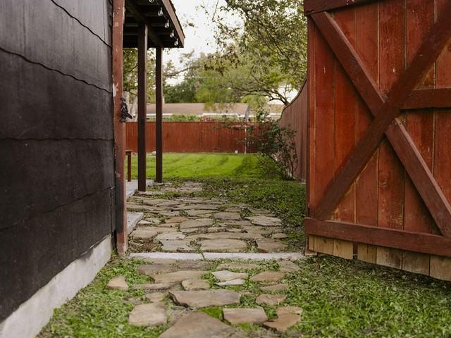 1 Bedroom Apartment for Rent at 246 Senisa Dr #202, San Antonio, TX 78228 Jefferson