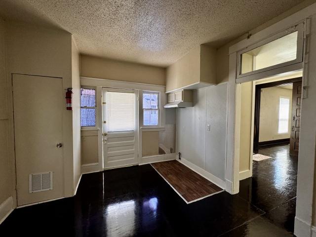 1 Bedroom Apartment for Rent at 2620 Sanger Avenue #2, Waco, TX 76707 Brookview