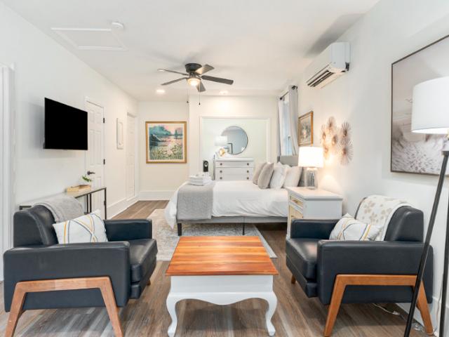 1 Bedroom Apartment for Rent at 2950 Ashley River Rd #B, Charleston, SC 29414