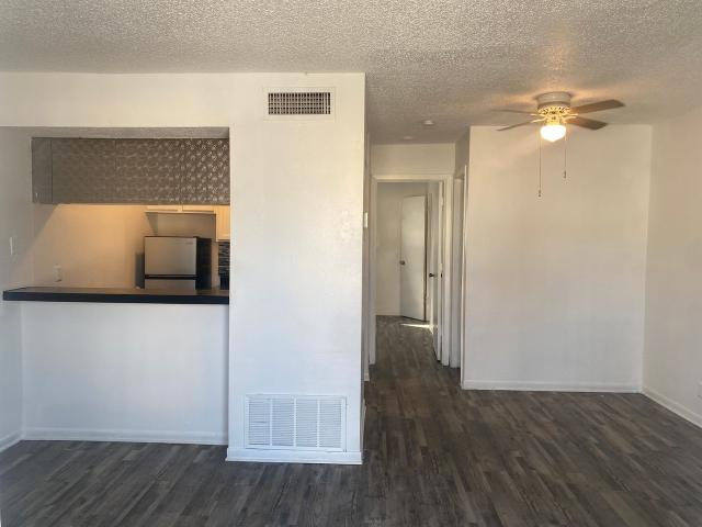 1 Bedroom Apartment for Rent at 208 Victor St #22, San Antonio, TX 78209 Mahncke Park