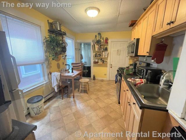 1 Bedroom Apartment for Rent at 20 Dell St #1, Somerville, MA 02145 East Somerville