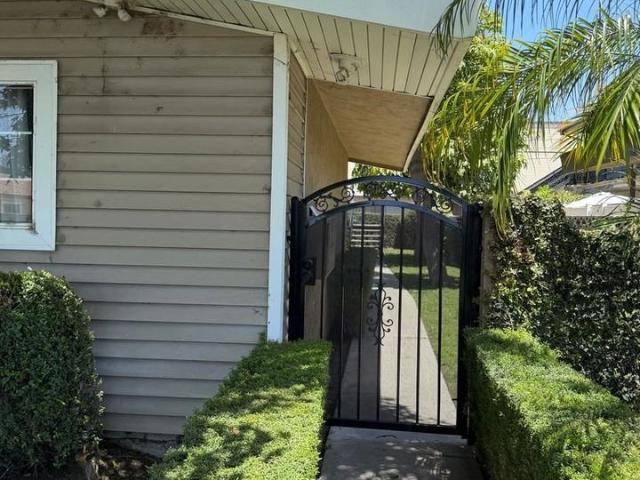 1 Bedroom Apartment for Rent at 2119 E Westport Dr #7, Anaheim, CA 92806 East Anaheim