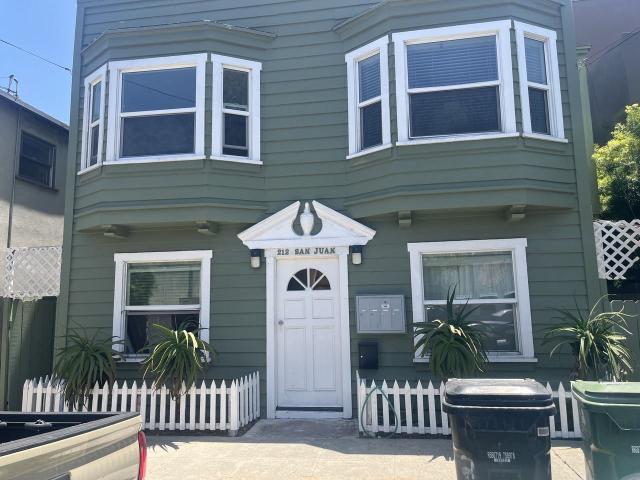 1 Bedroom Apartment for Rent at 212 San Juan Avenue #2, Los Angeles, CA 90291 Venice