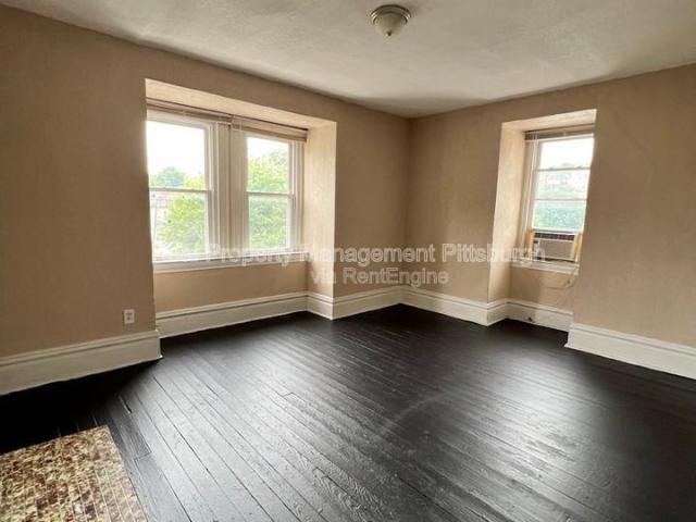 1 Bedroom Apartment for Rent at 218 Kearsarge St #2, Pittsburgh, PA 15211 Mount Washington