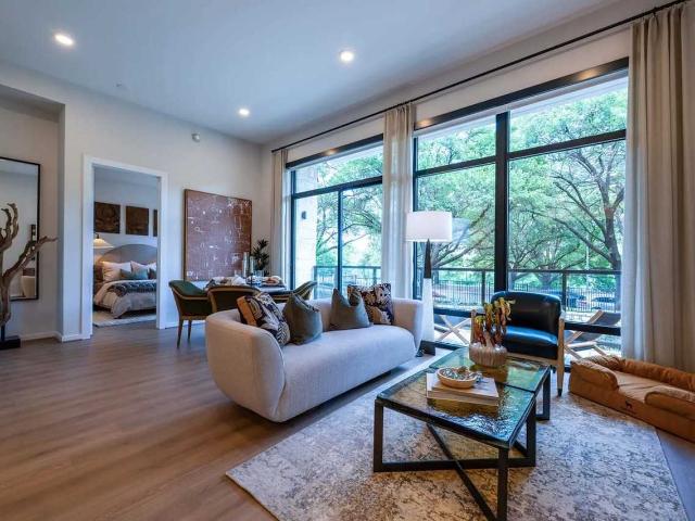1 Bedroom Apartment for Rent at 2200 South Lakeshore Boulevard, Austin, TX 78741 Riverside