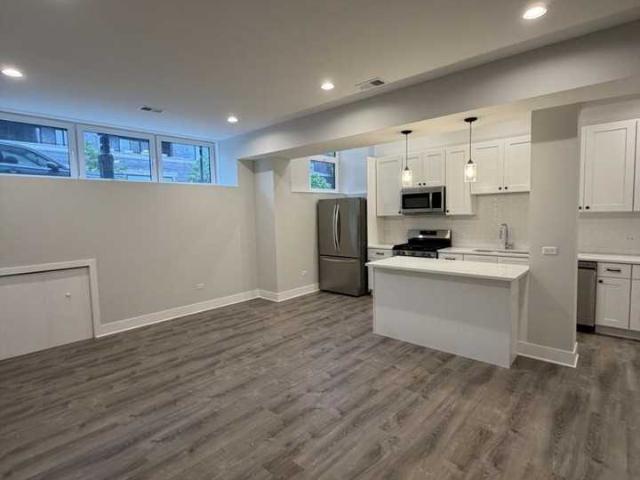 1 Bedroom Apartment for Rent at 2247 W Lawrence Ave #3, Chicago, IL 60625 Lincoln Square