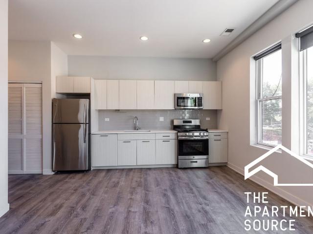 1 Bedroom Apartment for Rent at 2247 W Lawrence Ave #203ARO, Chicago, IL 60625 Lincoln Square