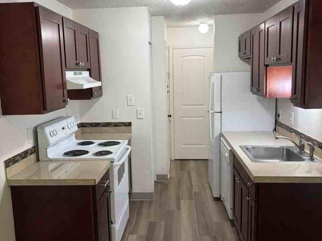 1 Bedroom Apartment for Rent at 2297 Se Courtney Ave #2297 5, Oak Grove, OR 97222 Milwaukie Heights