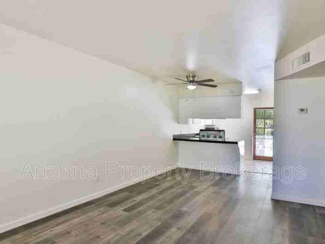 1 Bedroom Apartment for Rent at 2323 S College Ave #5, Tempe, AZ 85282 Broadmor
