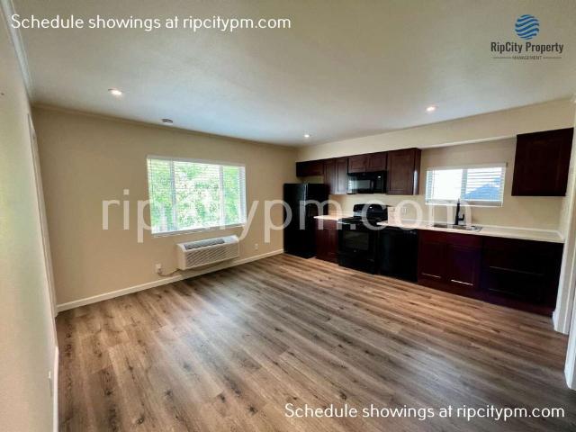1 Bedroom Apartment for Rent at 239 Ne Lincoln St #2, Hillsboro, OR 97124 Central Hillsboro