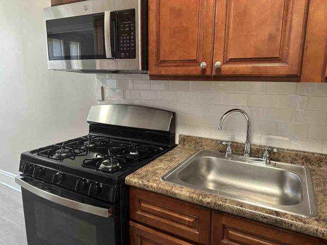 1 Bedroom Apartment for Rent at 34 State Street #3D, Teaneck, NJ 07666