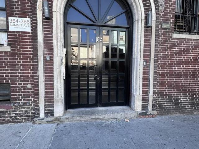 1 Bedroom Apartment for Rent at 35 Rock St #4, Jersey City, NJ 07306 Journal Square
