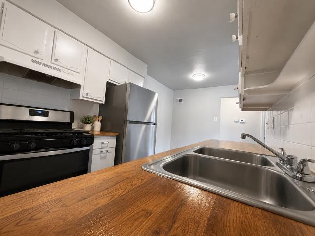 1 Bedroom Apartment for Rent at 3601 Hallmark Lane #D, Mehlville, MO 63125 Mehlville
