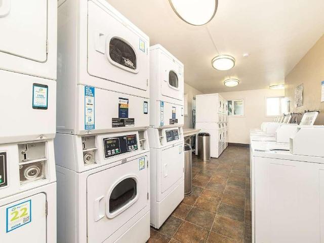 1 Bedroom Apartment for Rent at 3710 Se Concord Rd, Oak Grove, OR 97267 Milwaukie Heights