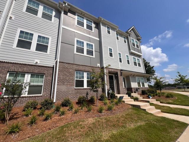 1 Bedroom Apartment for Rent at 3714 Memorial Pkwy, Charlotte, NC 28217 Eagle Lake