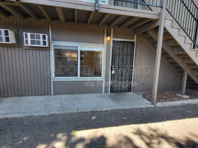 1 Bedroom Apartment for Rent at 3738 4th Ave #7, Sacramento, CA 95817 North Oak Park