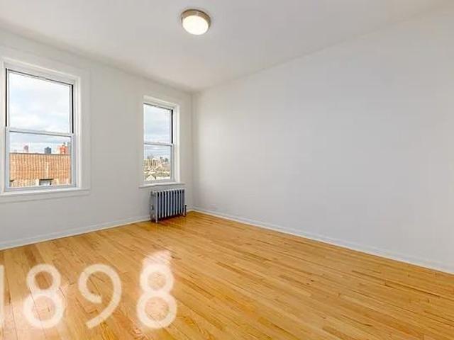 1 Bedroom Apartment for Rent at 38 05 Crescent Street #5L, New York, NY 11101 Long Island City