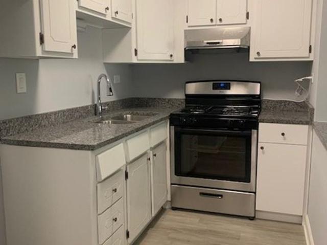 1 Bedroom Apartment for Rent at 390 Executive Dr #207, Carol Stream, IL 60188