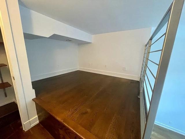 1 Bedroom Apartment for Rent at 390 Lorimer St, New York, NY 11206 Williamsburg