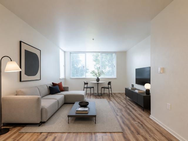 1 Bedroom Apartment for Rent at 303 Ne 16th Ave #421, Portland, OR 97232 Kerns