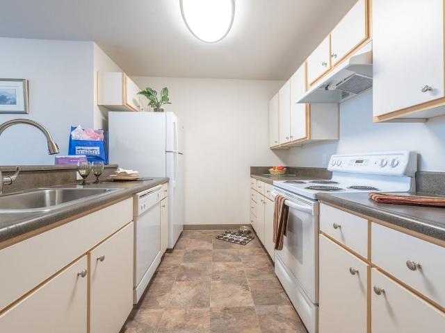 1 Bedroom Apartment for Rent at 303 Ne 16th Ave #215, Portland, OR 97232 Kerns