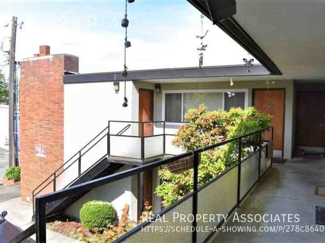 1 Bedroom Apartment for Rent at 3035 Ne 130th St #6, Seattle, WA 98125 Lake City