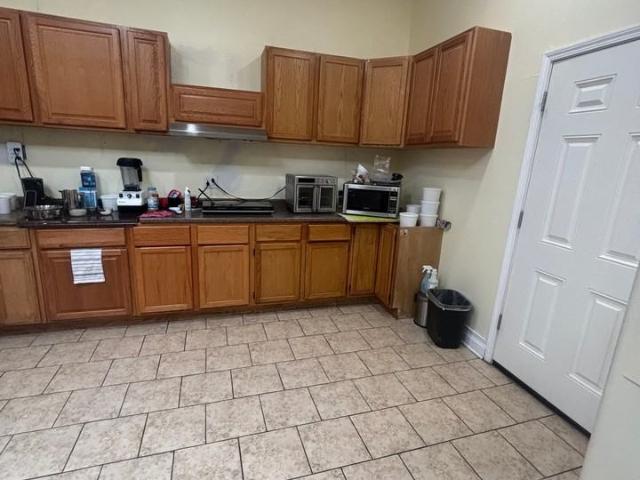 1 Bedroom Apartment for Rent at 3043 W Montrose Ave #B, Chicago, IL 60618 Irving Park