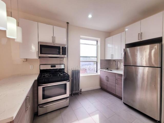 1 Bedroom Apartment for Rent at 3078 38th St, New York, NY 11103 Astoria