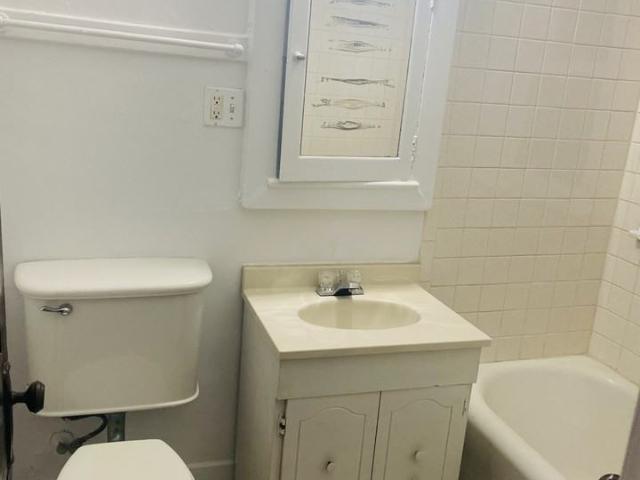 1 Bedroom Apartment for Rent at 3146 Harlem Ave #2D, Riverside, IL 60546