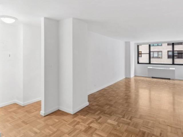 1 Bedroom Apartment for Rent at 320 W 58th St #6C, New York, NY 10019 Hell's Kitchen