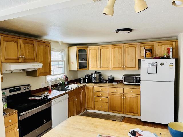 1 Bedroom Apartment for Rent at 320 West St #2, Amherst, MA 01002