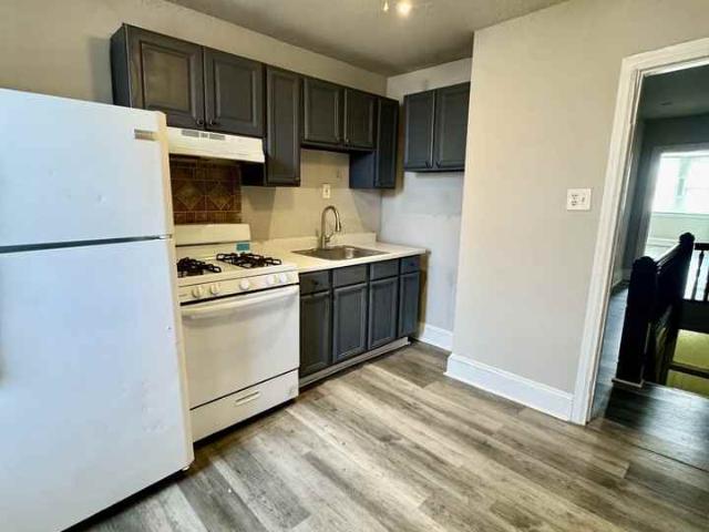 1 Bedroom Apartment for Rent at 325 W Earlham Ter #3, Philadelphia, PA 19144 Germantown