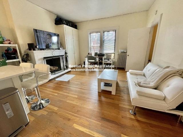 1 Bedroom Apartment for Rent at 337 Beacon St #9, Boston, MA 02116 Back Bay