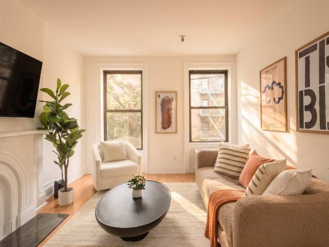 1 Bedroom Apartment for Rent at 336 W 46th St #1541445P, New York, NY 10036 Hell's Kitchen