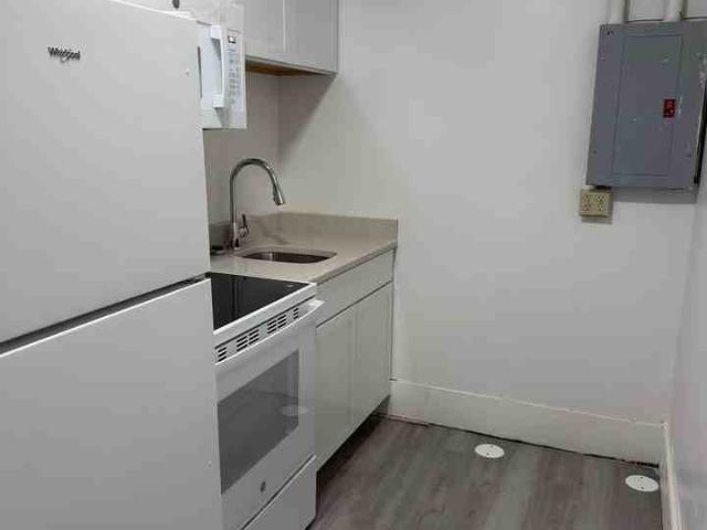 1 Bedroom Apartment for Rent at 33 N Washington St #3, Berkeley Springs, WV 25411