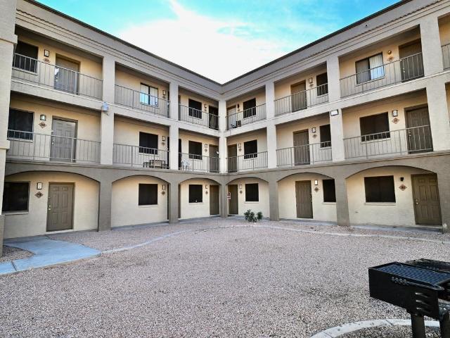 1 Bedroom Apartment for Rent at 4415 S 28th St, Phoenix, AZ 85040