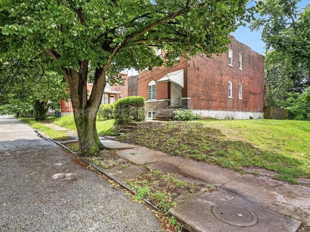 1 Bedroom Apartment for Rent at 4617 S Compton Ave, St. Louis, MO 63111 Dutchtown South