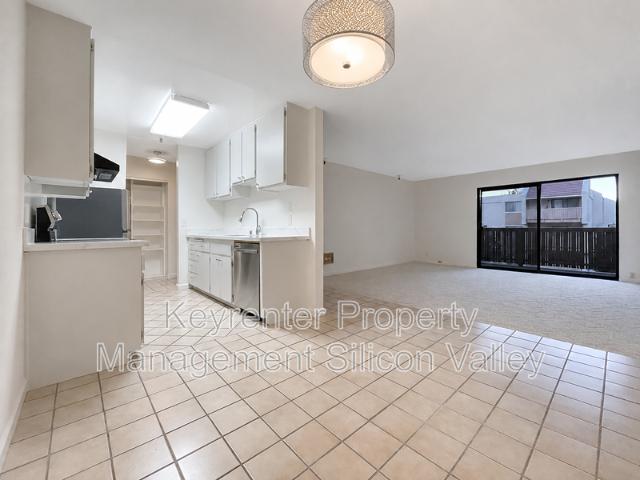 1 Bedroom Apartment for Rent at 400 Ortega Ave #211, Mountain View, CA 94040