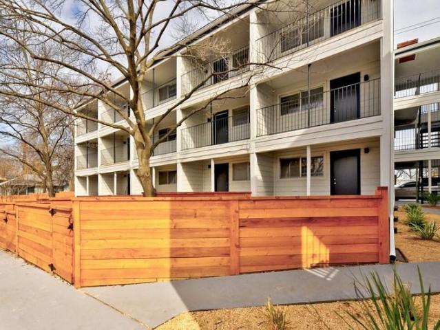1 Bedroom Apartment for Rent at 415 W 38th St #322, Austin, TX 78705 North University