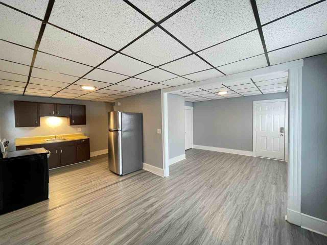 1 Bedroom Apartment for Rent at 416 Rimmon St #1, Manchester, NH 03102 Notre Dame