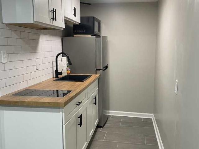 1 Bedroom Apartment for Rent at 4232 Virginia Ave #1, Kansas City, MO 64110 Manheim Park