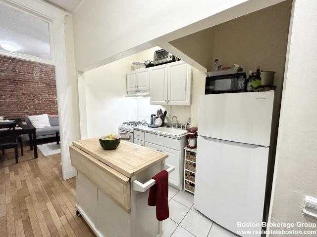 1 Bedroom Apartment for Rent at 42 Hemenway St #2, Boston, MA 02115 Fenway Kenmore Audubon Circle Longwood